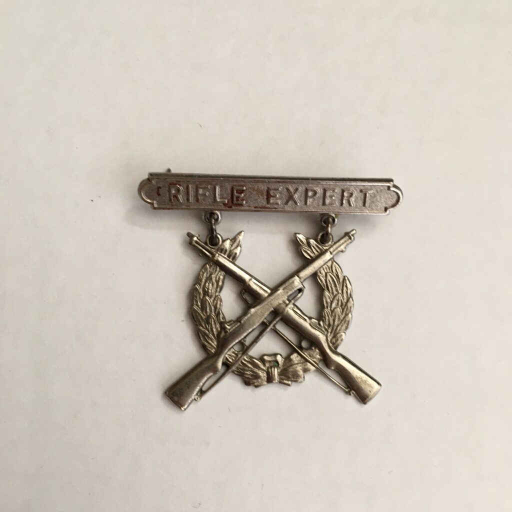 Vietnam War “Rifle Expert” Medal or Badge – The War Store and More ...